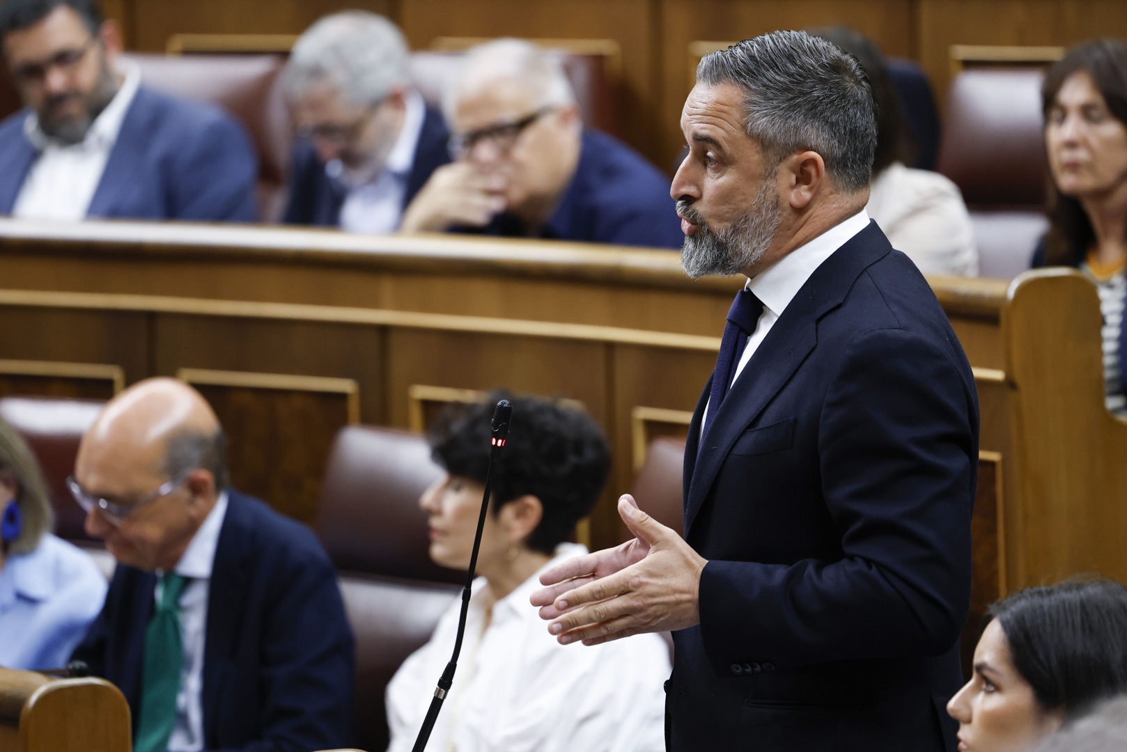 Vox pide retirar el pasaporte diplomático a Zapatero y que no salga de ...