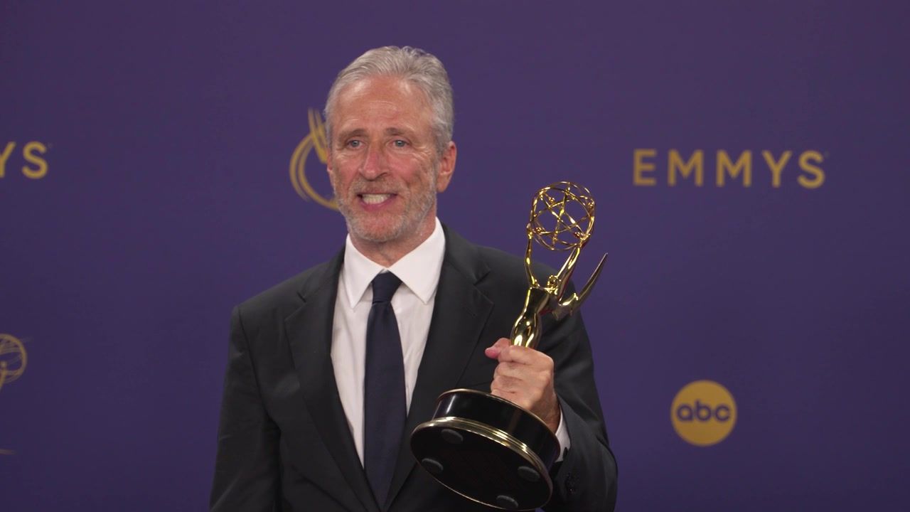 Jon Stewart highlights Trump's habit of calling reporters 'stupid' and ...