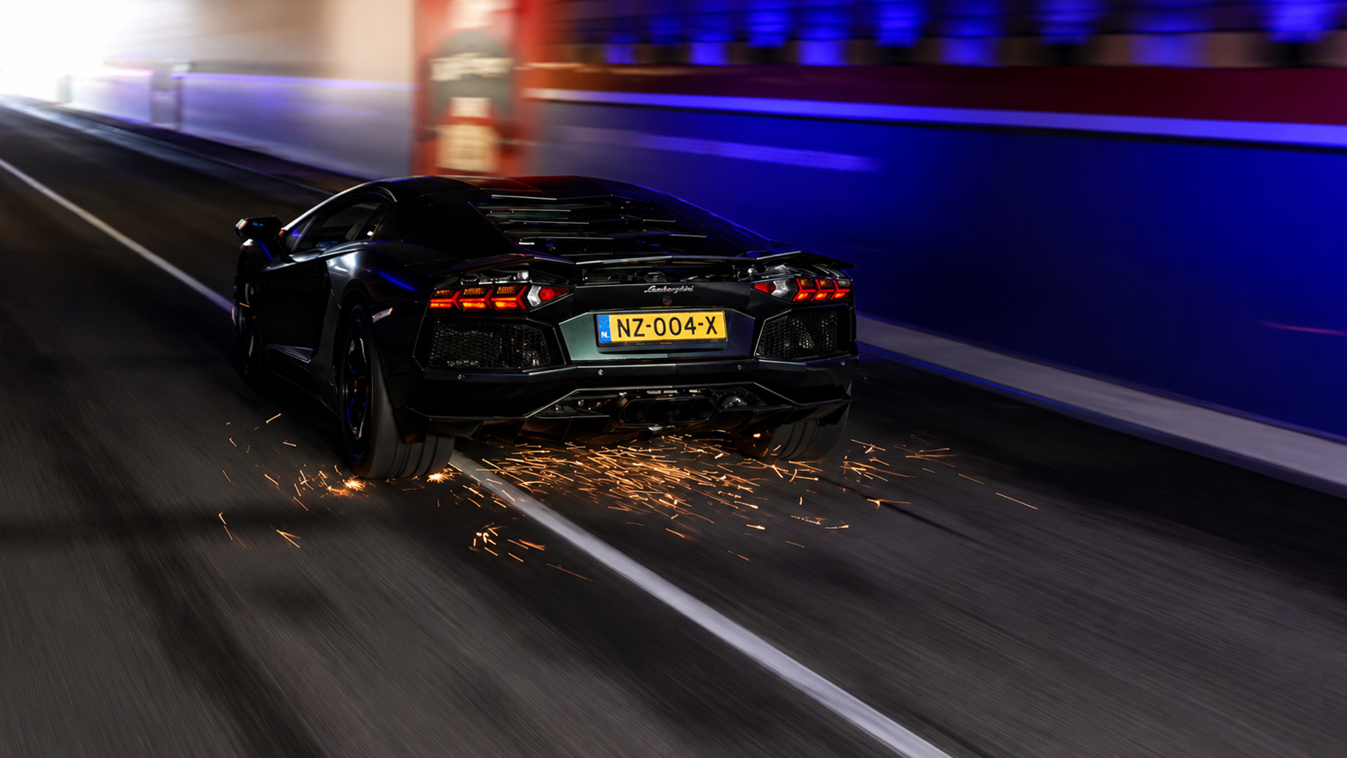 Lamborghini Aventador insane acceleration through tunnel