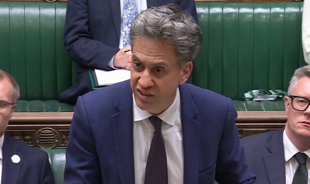 MPs reject Tory oil and gas bid