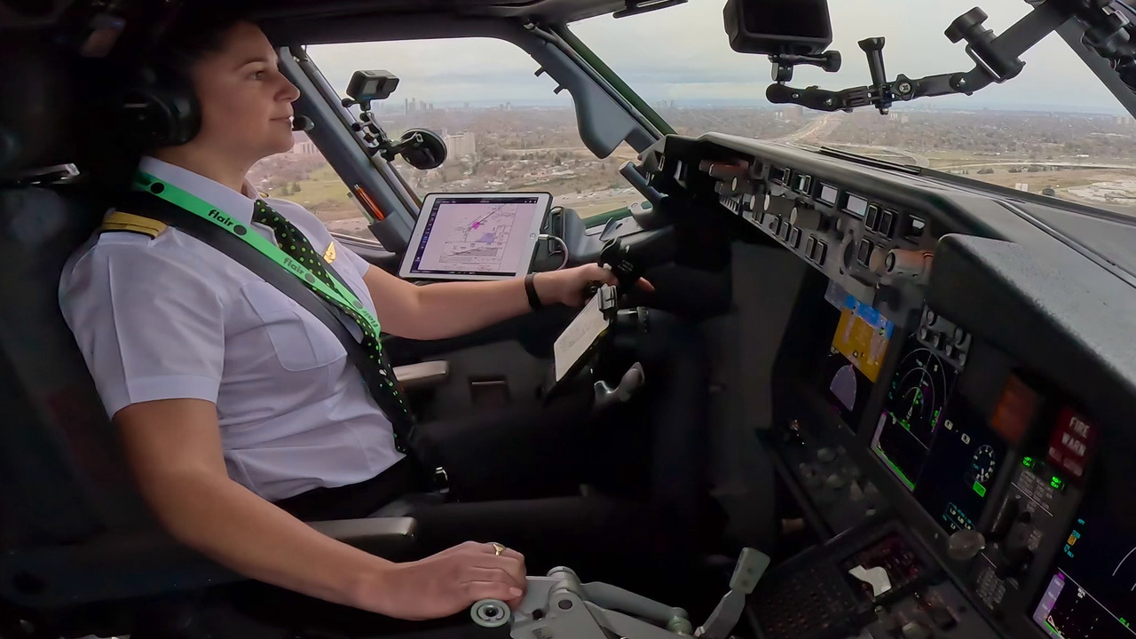 Boeing 737MAX arrives in Toronto airport as featured by Just Planes