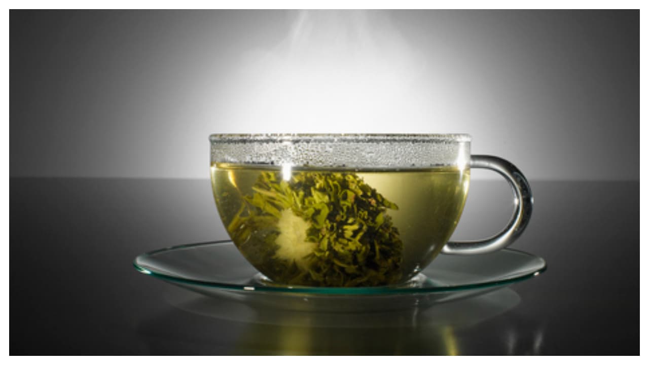 Green tea benefits: This simple drink can do wonders for your body!