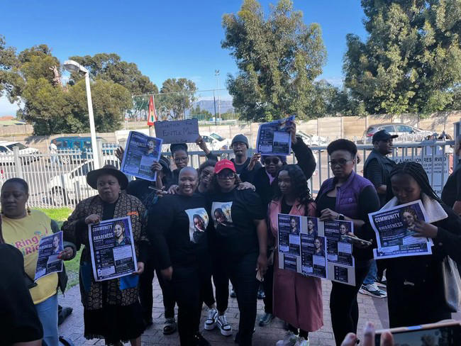 Community rallies for Entle Manzi’s family as bail hearing postponed