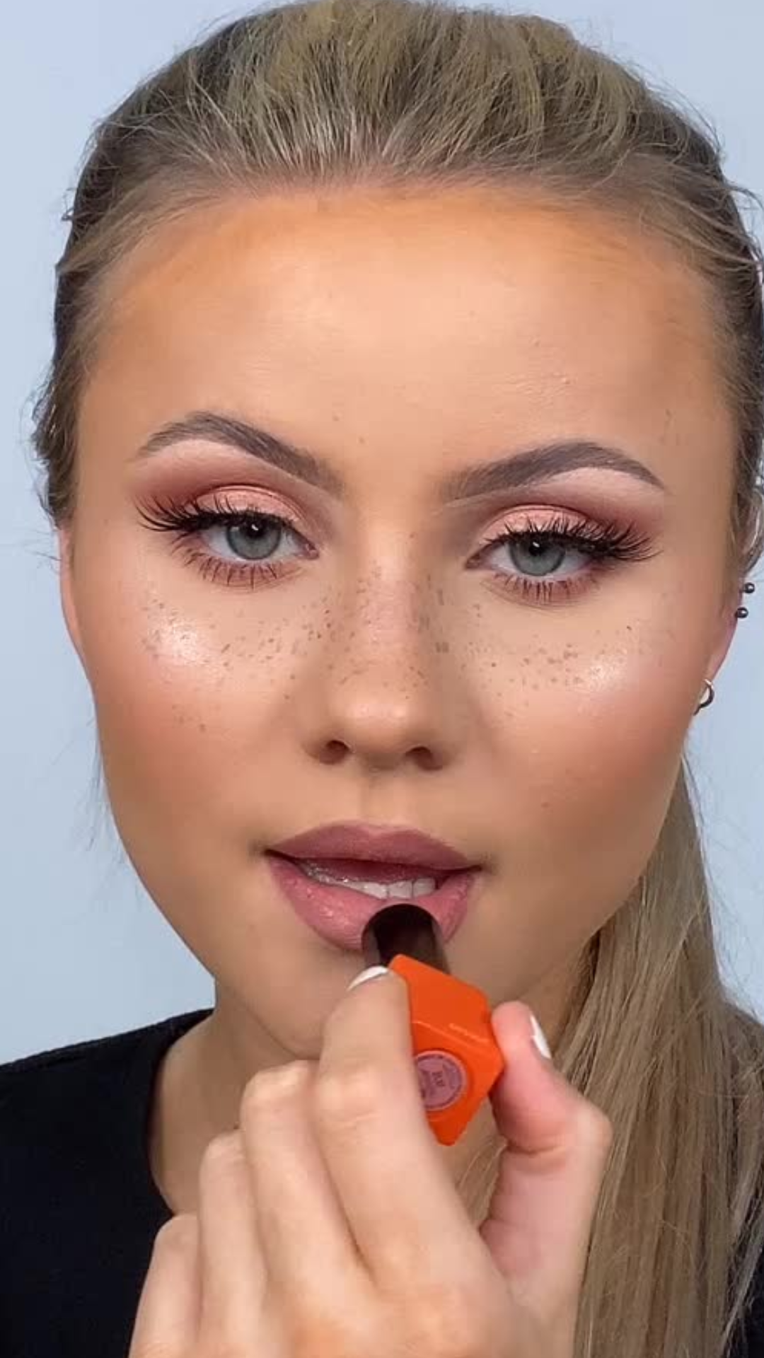 The glowy makeup routine beauty fans cannot stop watching
