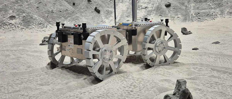 Scientists have designed a reptile-inspired Mars rover that can 'swim ...