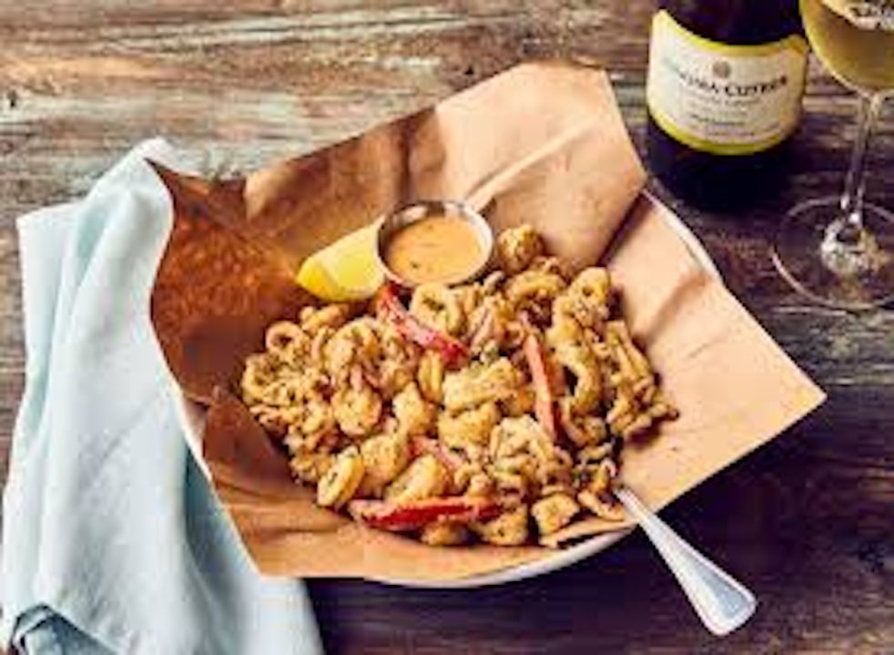 5 restaurant chains shoppers say serve the #1 best fried calamari