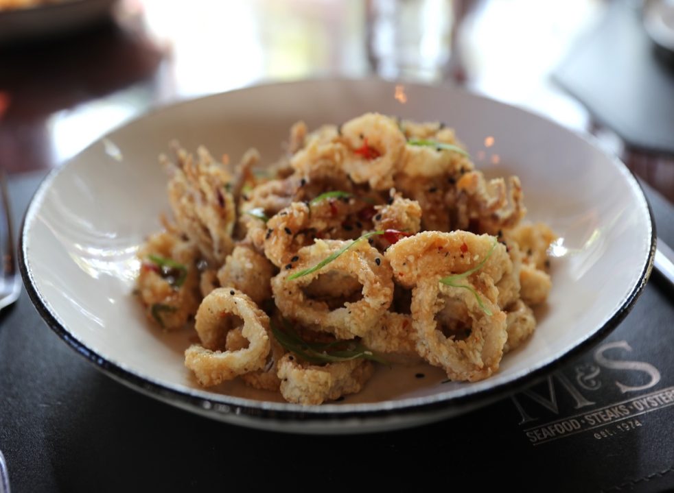 5 restaurant chains shoppers say serve the #1 best fried calamari