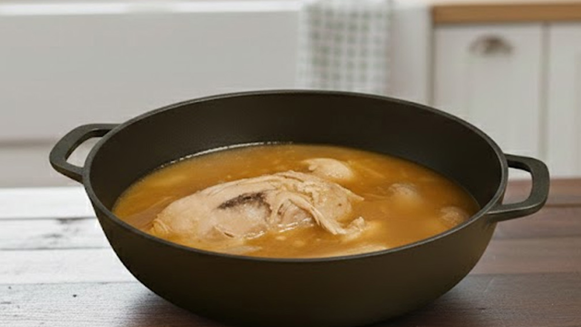 How to make homemade chicken broth