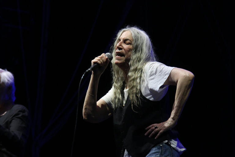 Wiener Festwochen - Eröffnung mit Patti Smith und "gebendem Blick"
