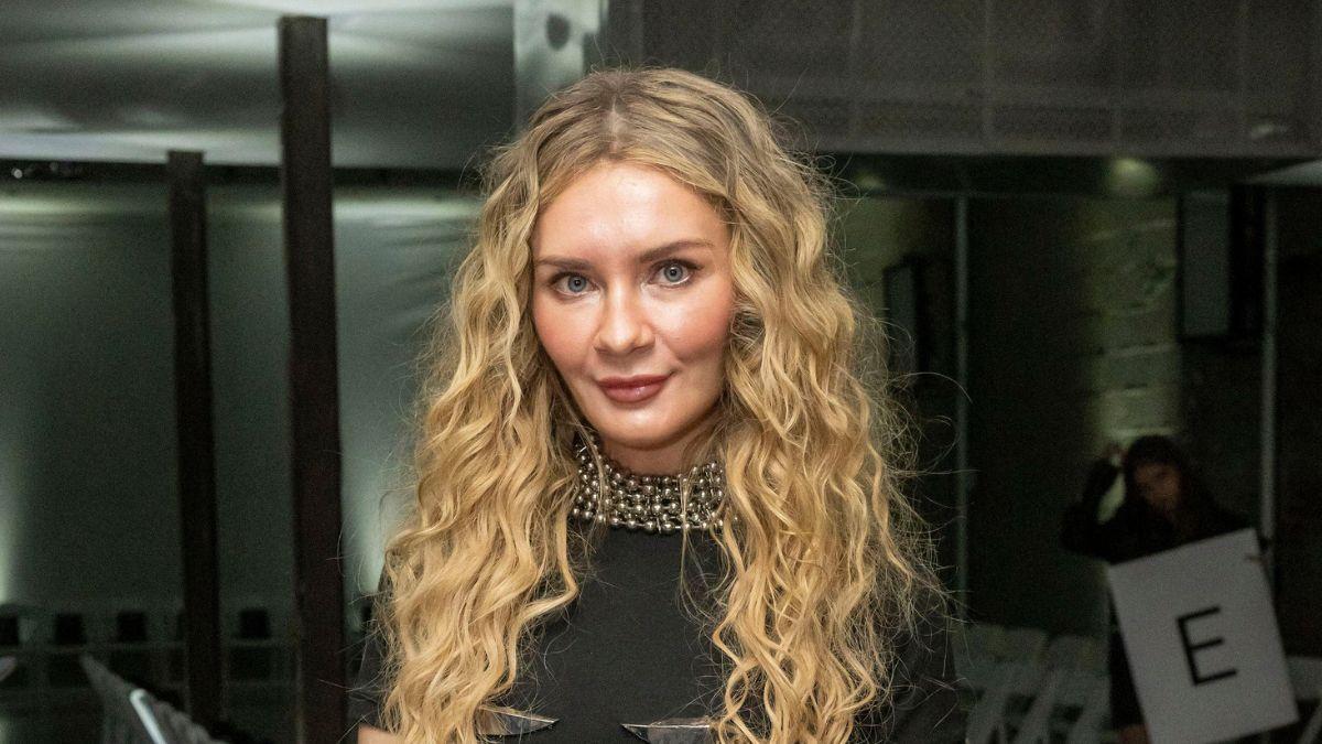 Anna Delvey thrusts herself back into the spotlight with new memoir ...
