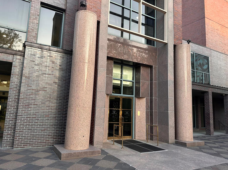 Ethics board OKs measure requiring board members to leave after recusal