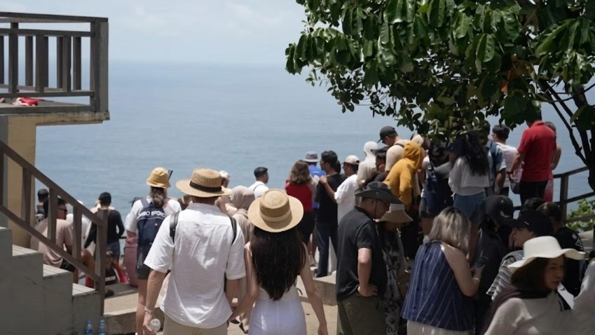 7 million tourists flooded Bali - then bodies started showing up