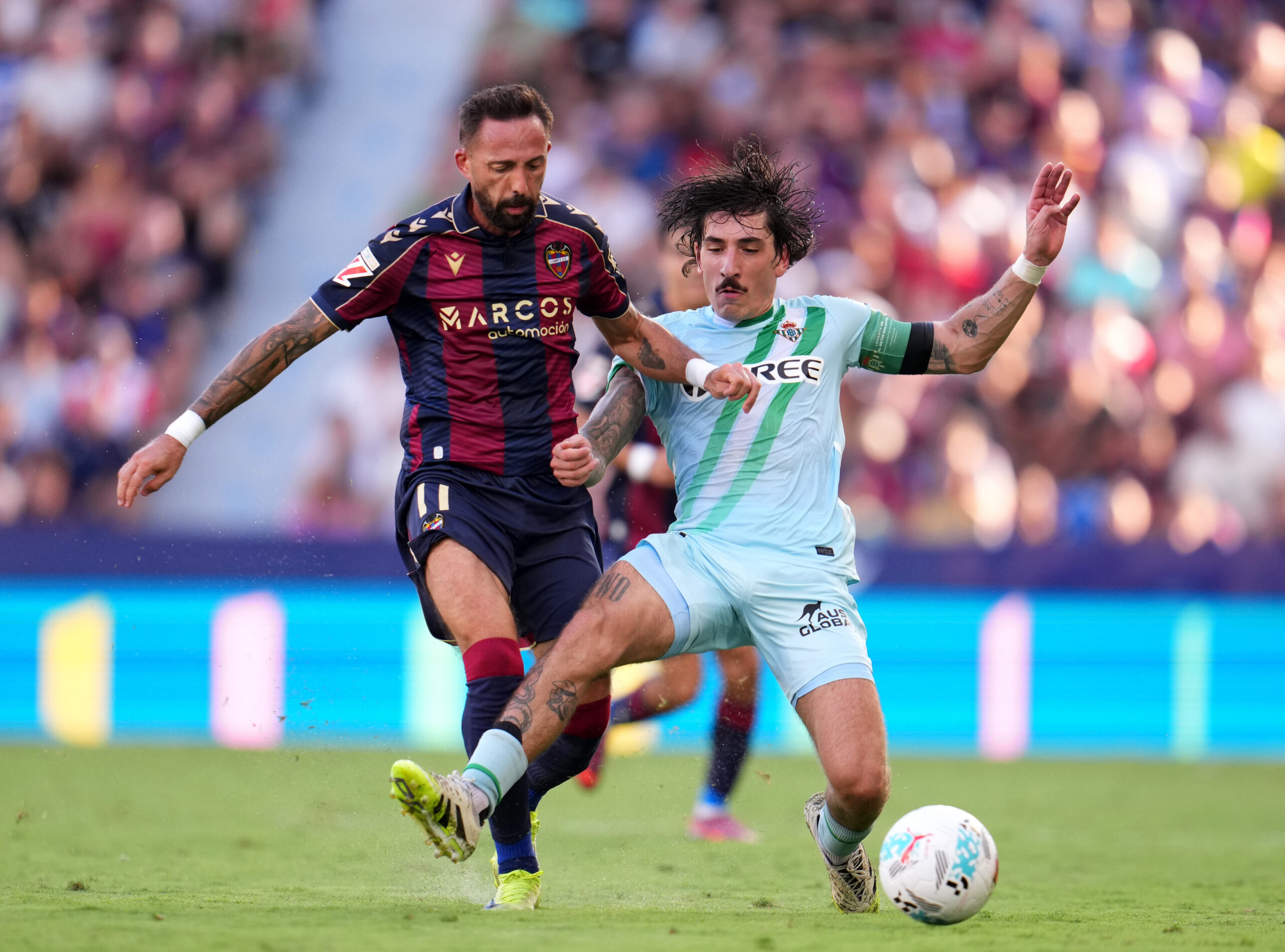 Morales lascia il Levante: un'icona da 83 goal in 377 partite ...