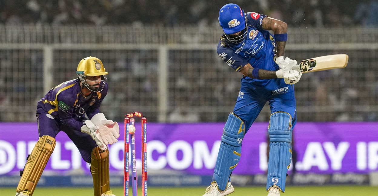 Narine, Green shine as KKR restrict Mumbai Indians to 147/8