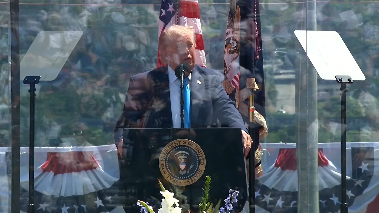 'We were a dead country': Trump slips up, forgets he was president one ...