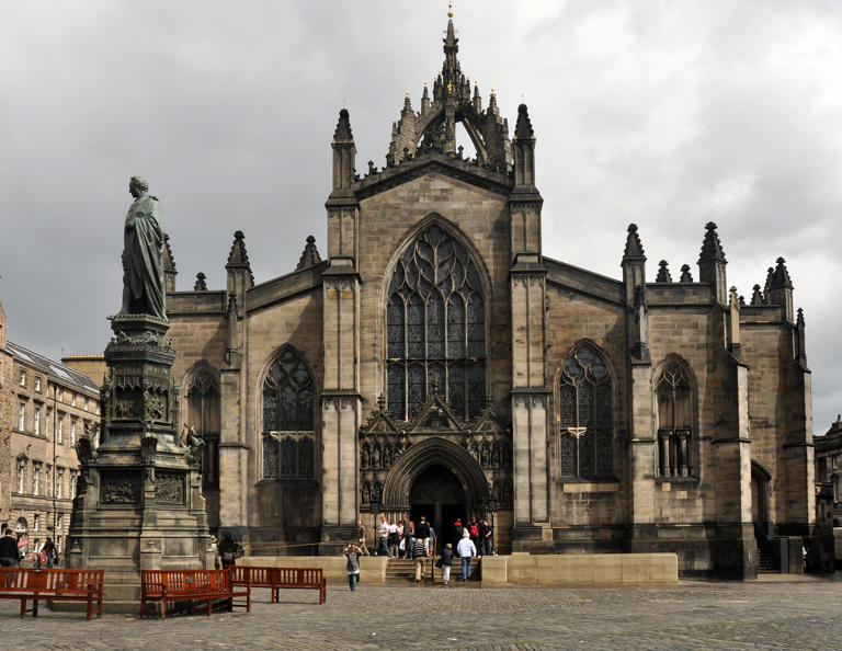 Edinburgh's St Giles' Cathedral makes shop staff and volunteers ...