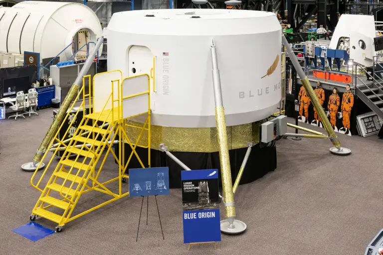 NASA intros full-size Blue Moon lander replica for Artemis training