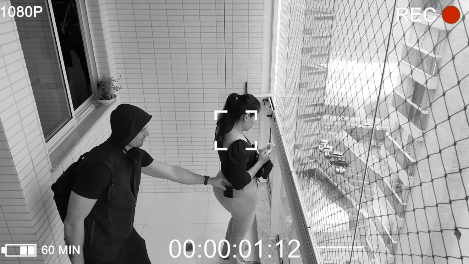How European pickpockets trick travelers without them realizing