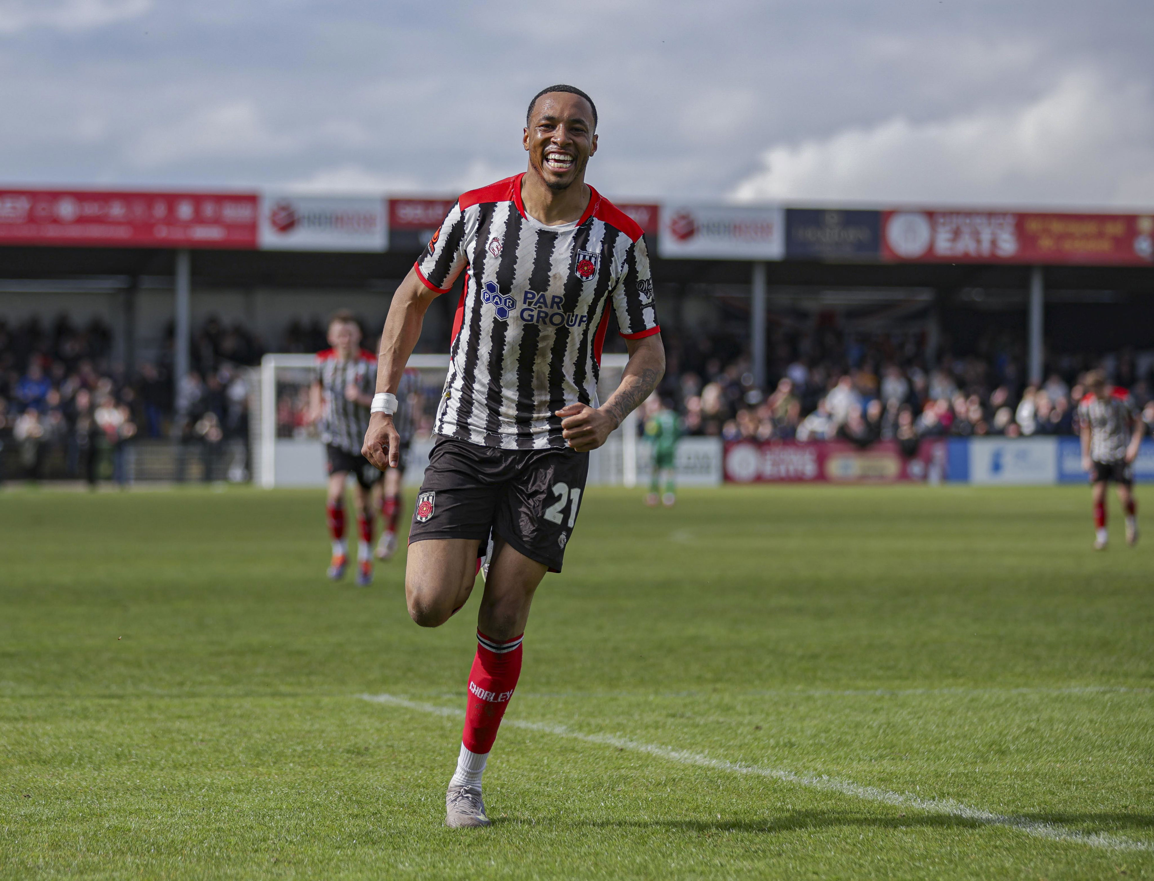 Magpies hand striker Kole Hall a new contract