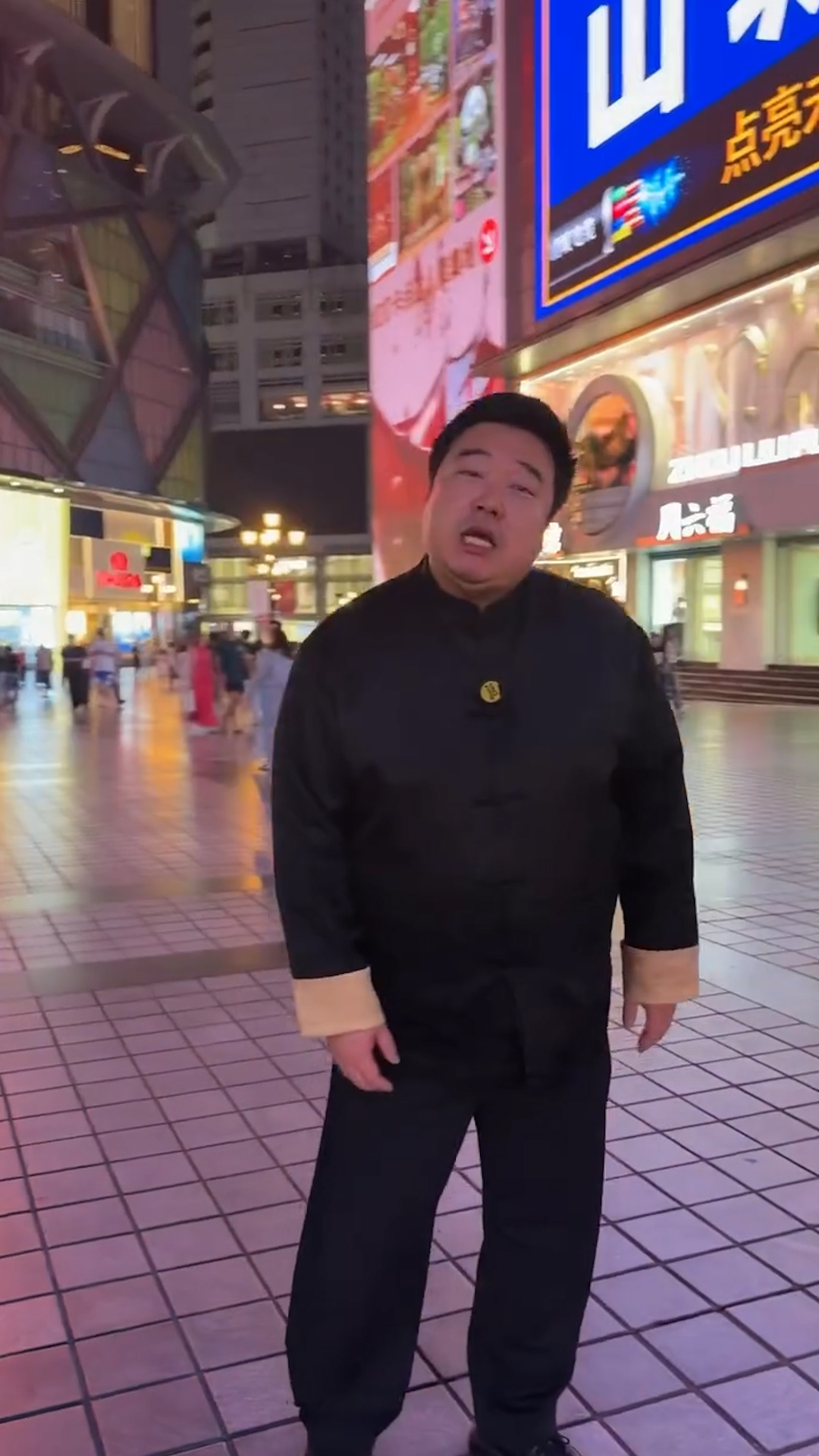 Chinese man nails Trump impression