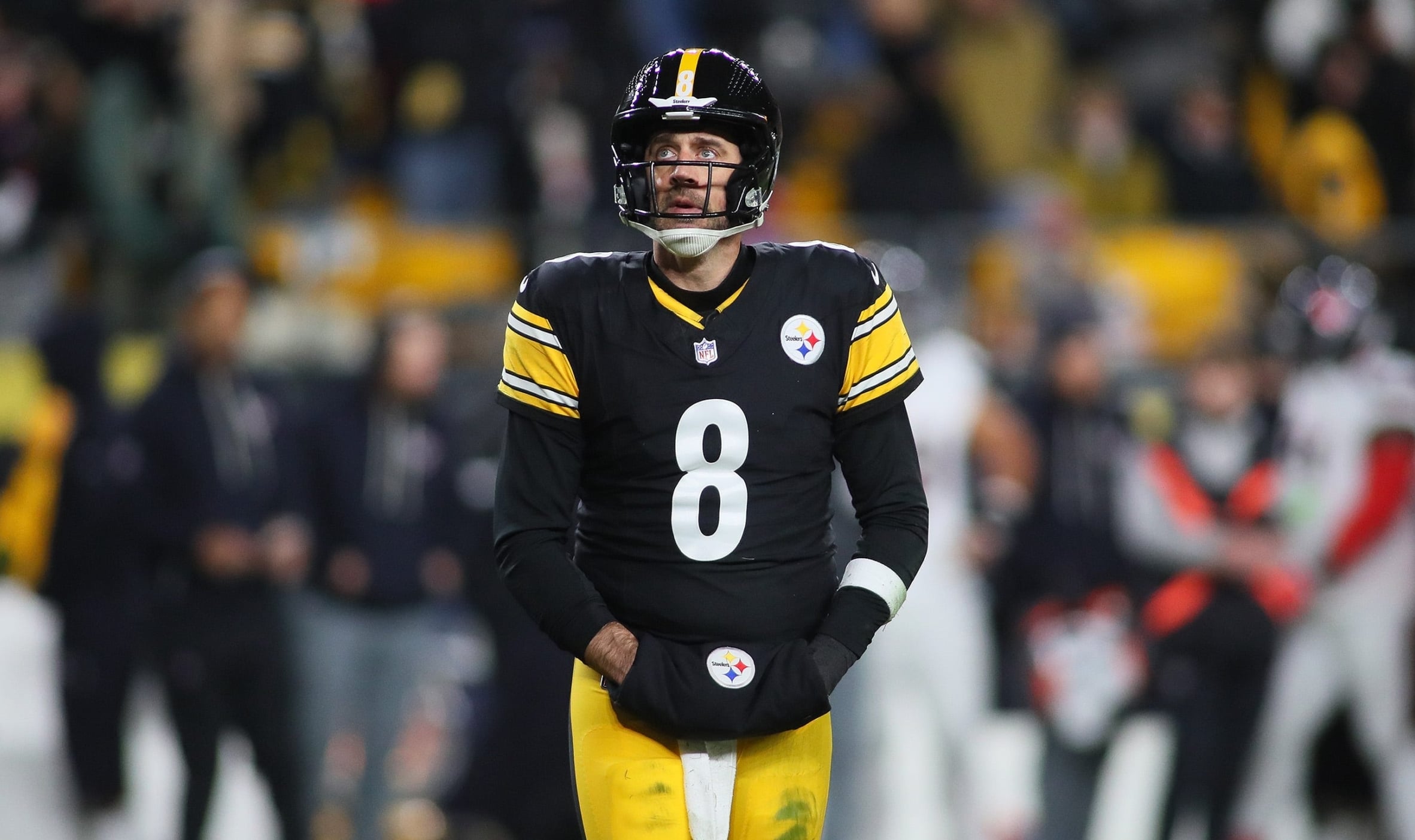 NFL expert floats wild reason why Aaron Rodgers waited until now to re ...