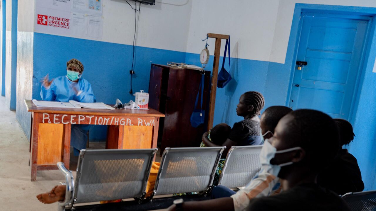 Ongeveer 100 Belgen in getroffen ebola-zone in Congo, minder dan 300 in ...