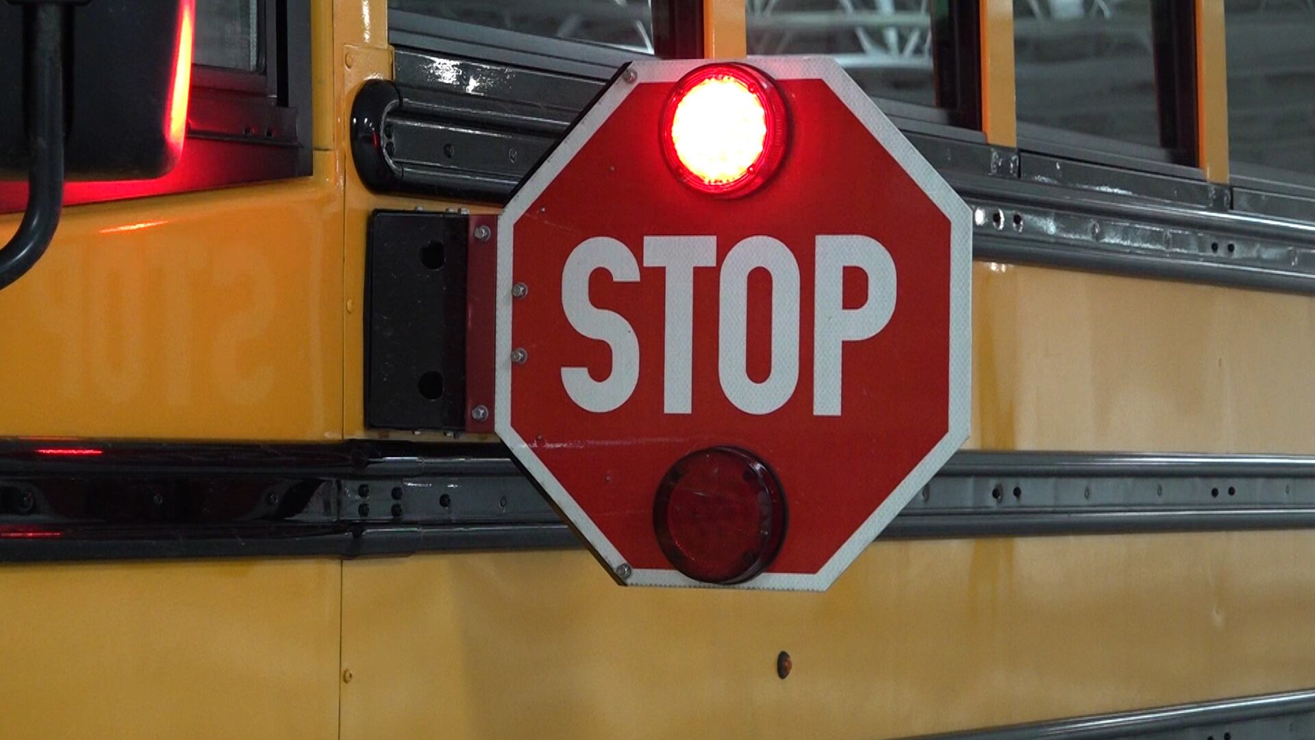 Missouri lawmakers OK tougher penalties for passing stopped school buses