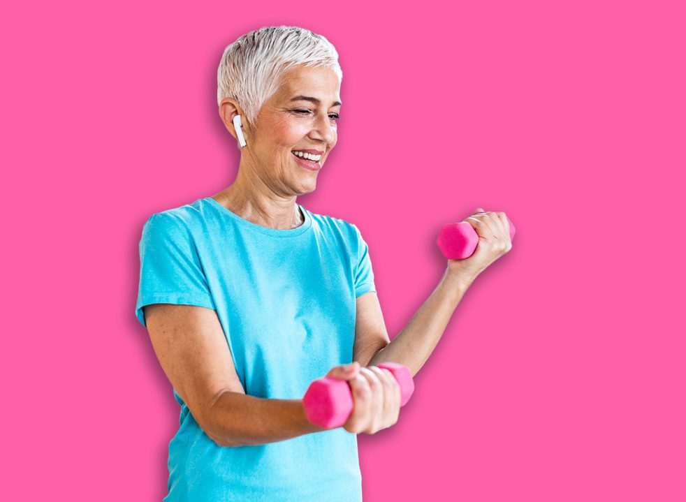 I'm a trainer and these are the 6 beginner dumbbell exercises adults ...