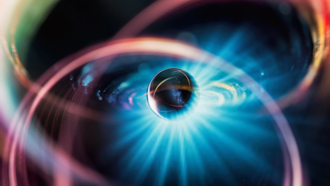 'Negative time' confirmed: Mind-bending experiment shows light can exit ...