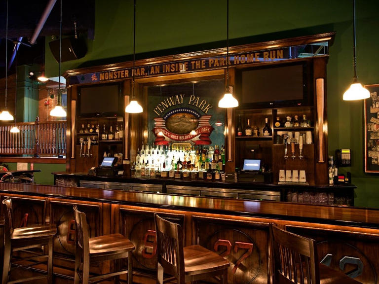 MA bar named no. 2 best local sports bar in US., new list says
