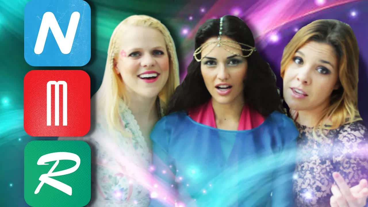 Public singing prank at VidCon 2014 - Olga Kay, Superwoman