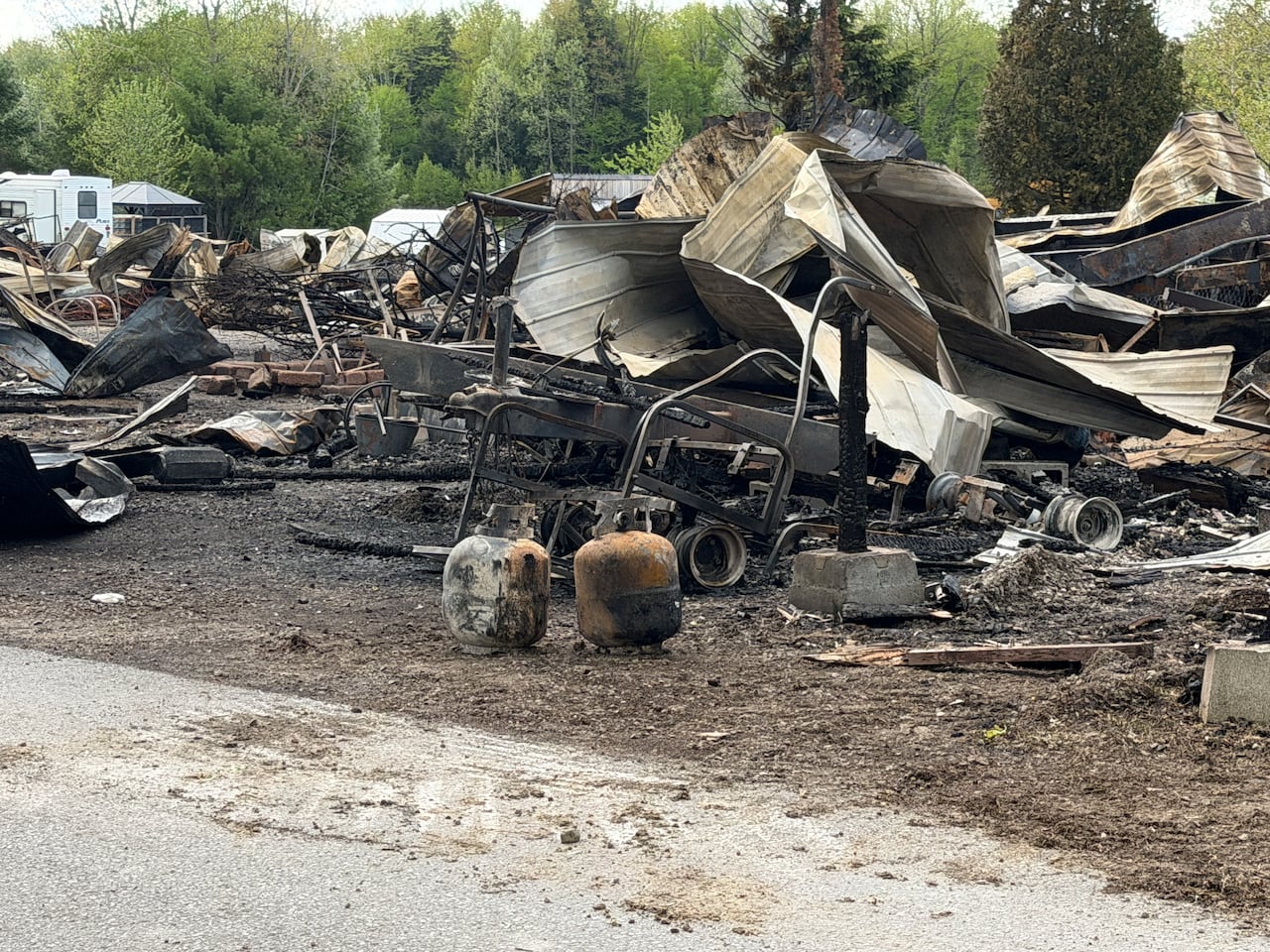 12 mobile homes lost in fire east of Ottawa