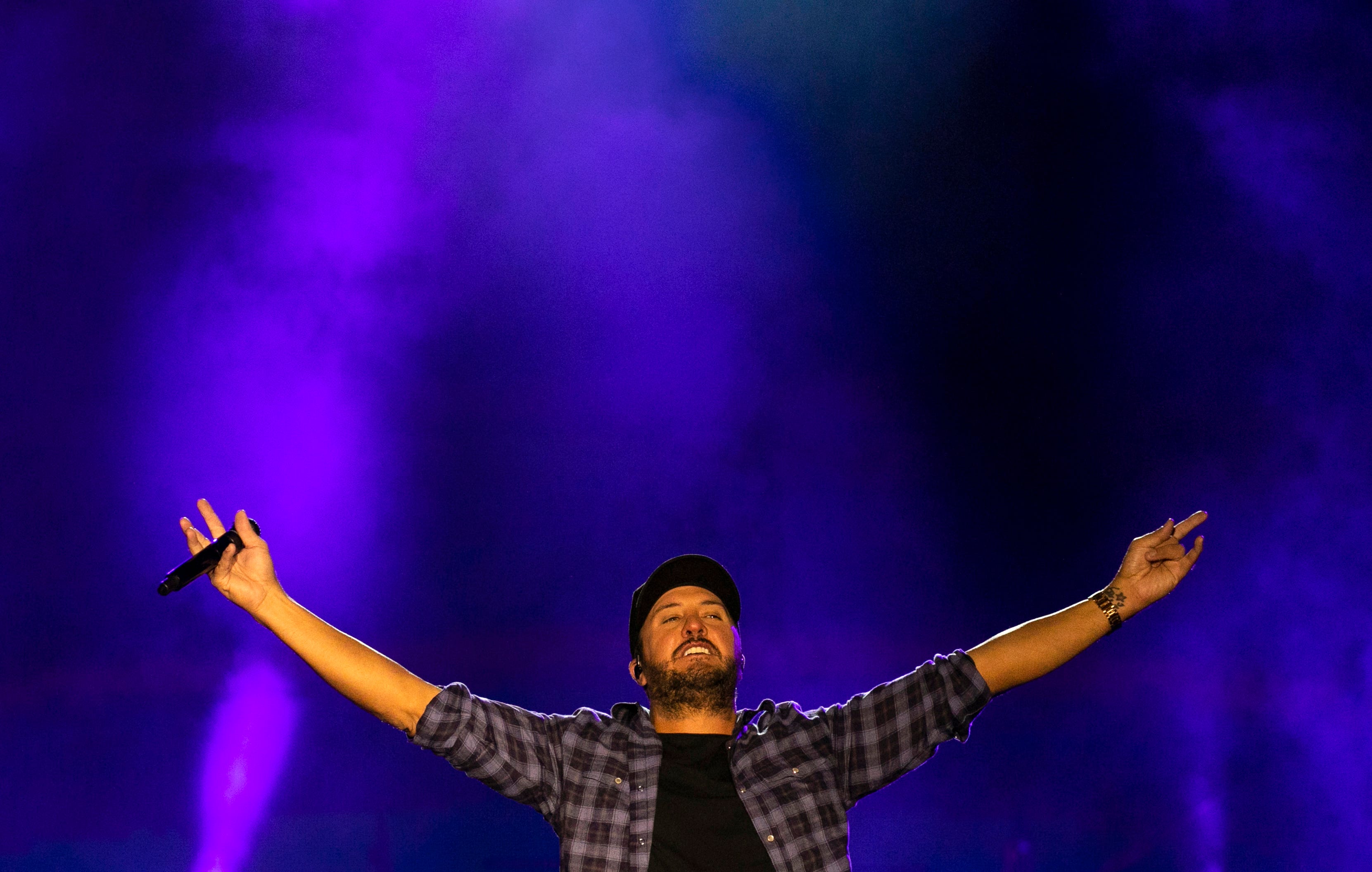 Luke Bryan schedules 'Farm Tour 2026' stop in Millersport