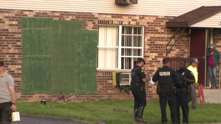 Milwaukee school bus crashes into apartment building; driver hurt