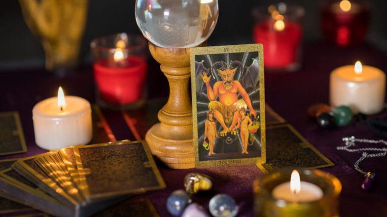 Essas cartas do tarot assustam, mas nem sempre indicam algo negativo