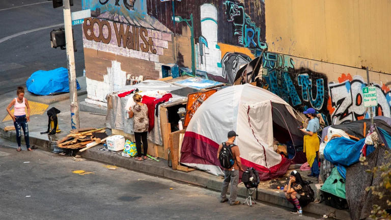 Karen Bass grilled over broken homelessness promise, blames bureaucracy ...
