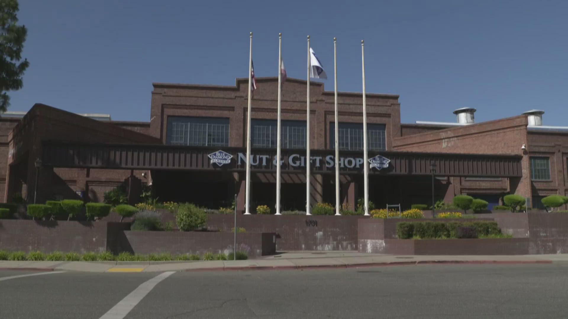 Sacramento landmark may transform into new housing and retail district