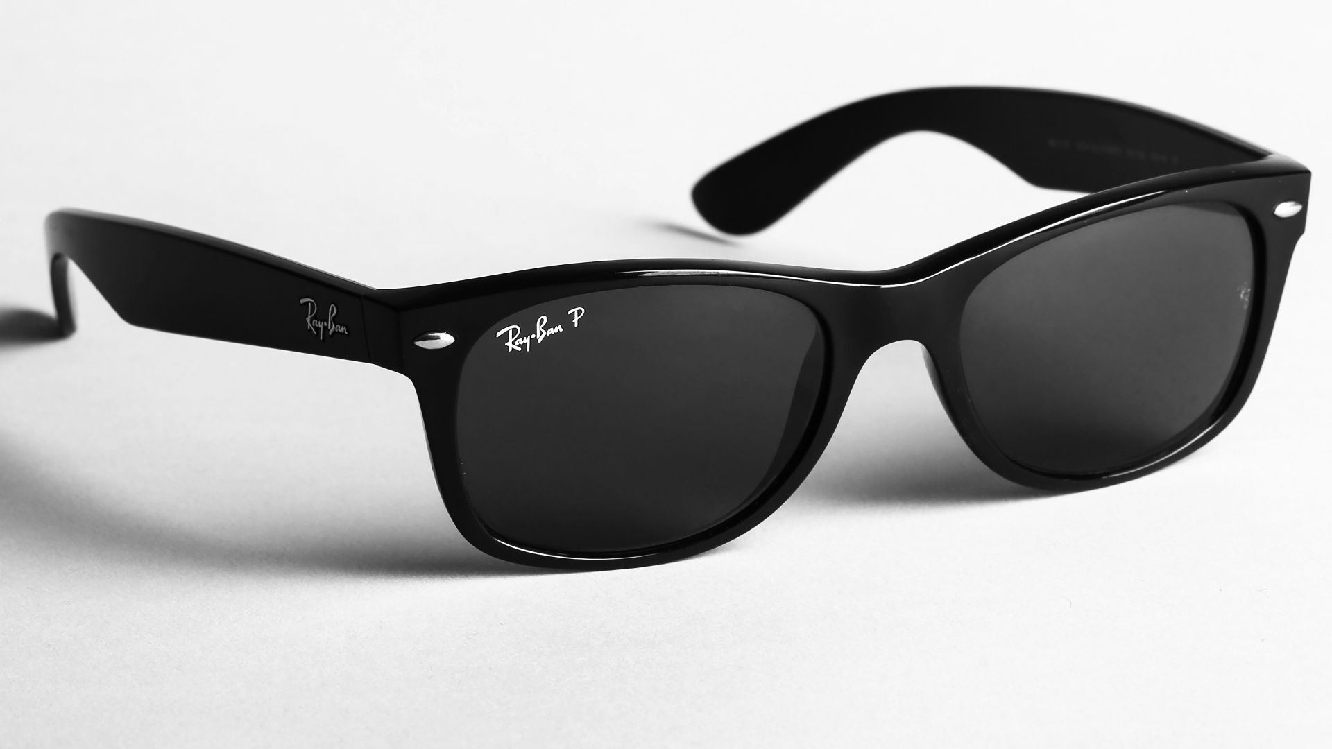 20 things you wear that make you seem insecure