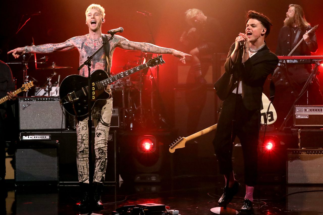 MGK calls Yungblud a 'silver spooned preachy wanker' in since-deleted ...