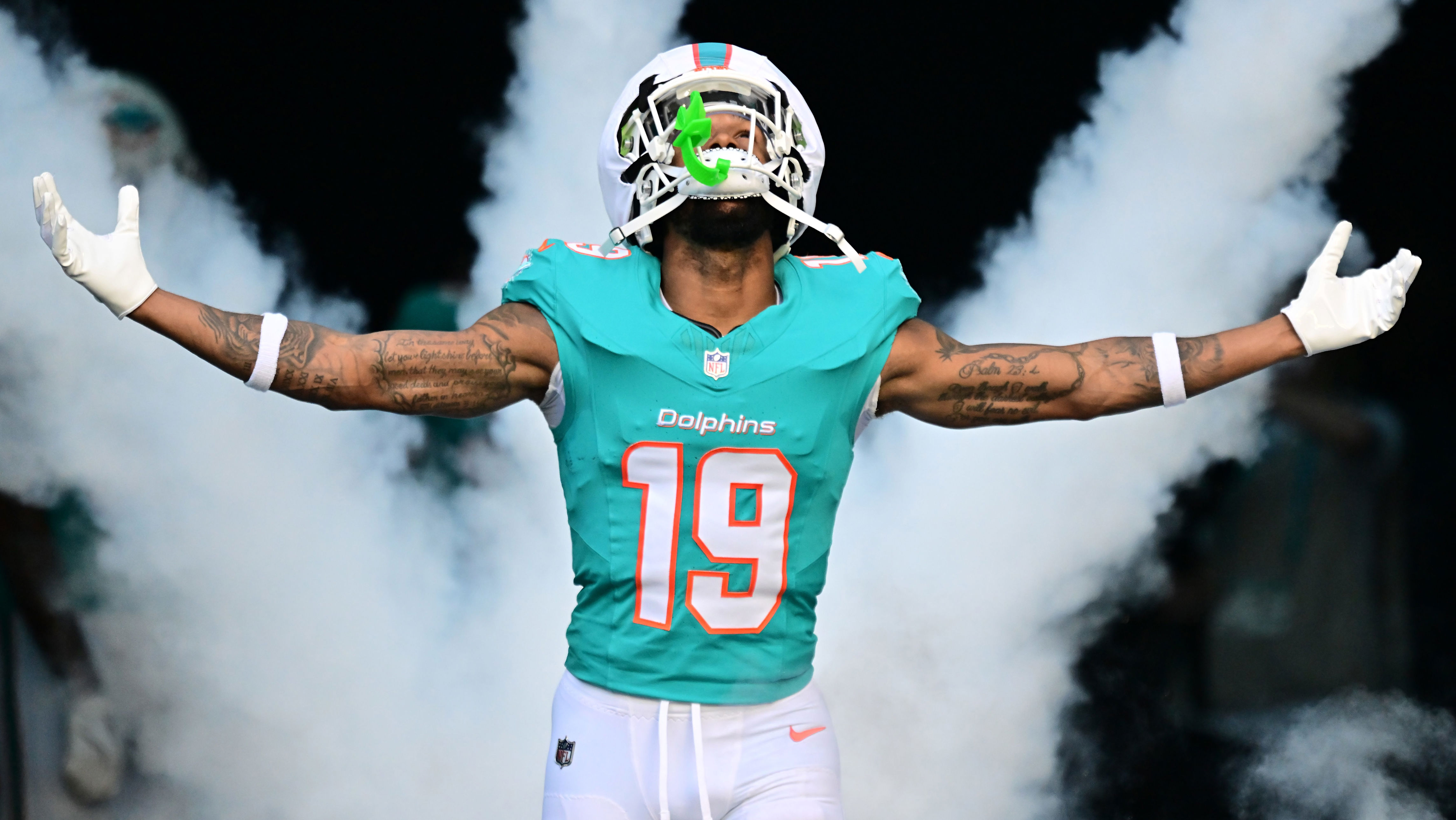 Lions sign former Dolphins, Cowboys wide receiver in free agency