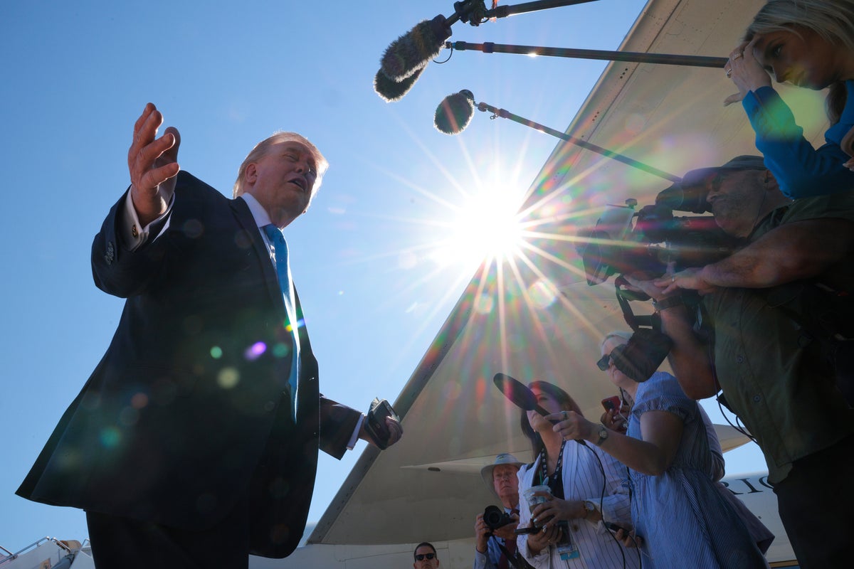 Trump delivers veiled threat to Republican via his TV reporter fiancee