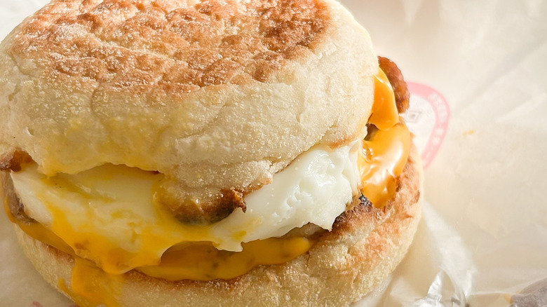 What's the cheapest fast food breakfast order?