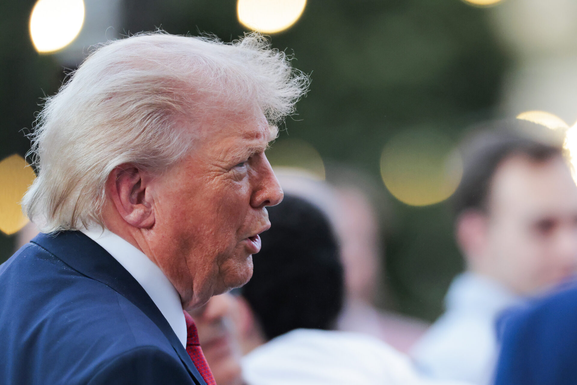 Trump's initiative: Open doors for white refugees from South Africa