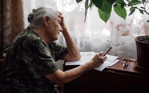 HMRC warning for state pensioners - act now to avoid £33 charge