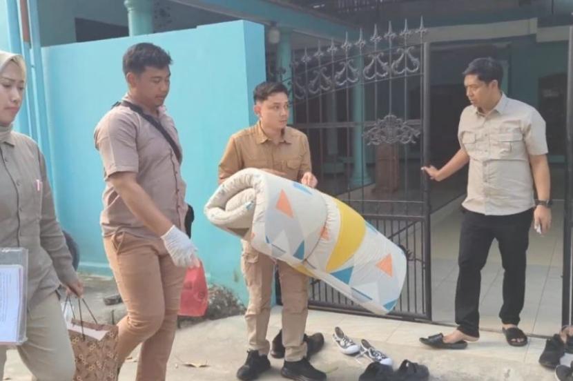 Polisi gerebek pondok pesantren di Ponorogo terkait kasus pencabulan