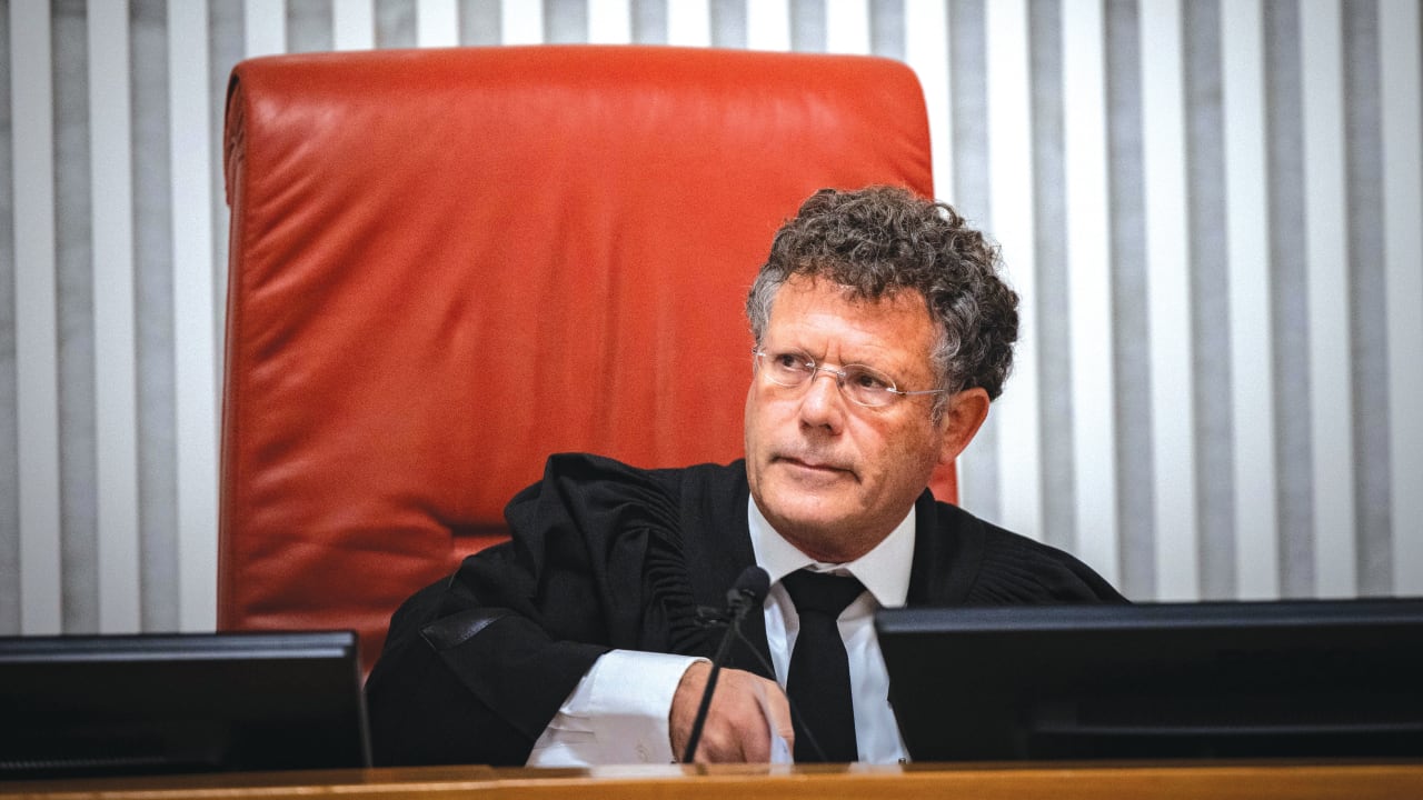 High Court presses Levin over refusal to work with Supreme Court ...