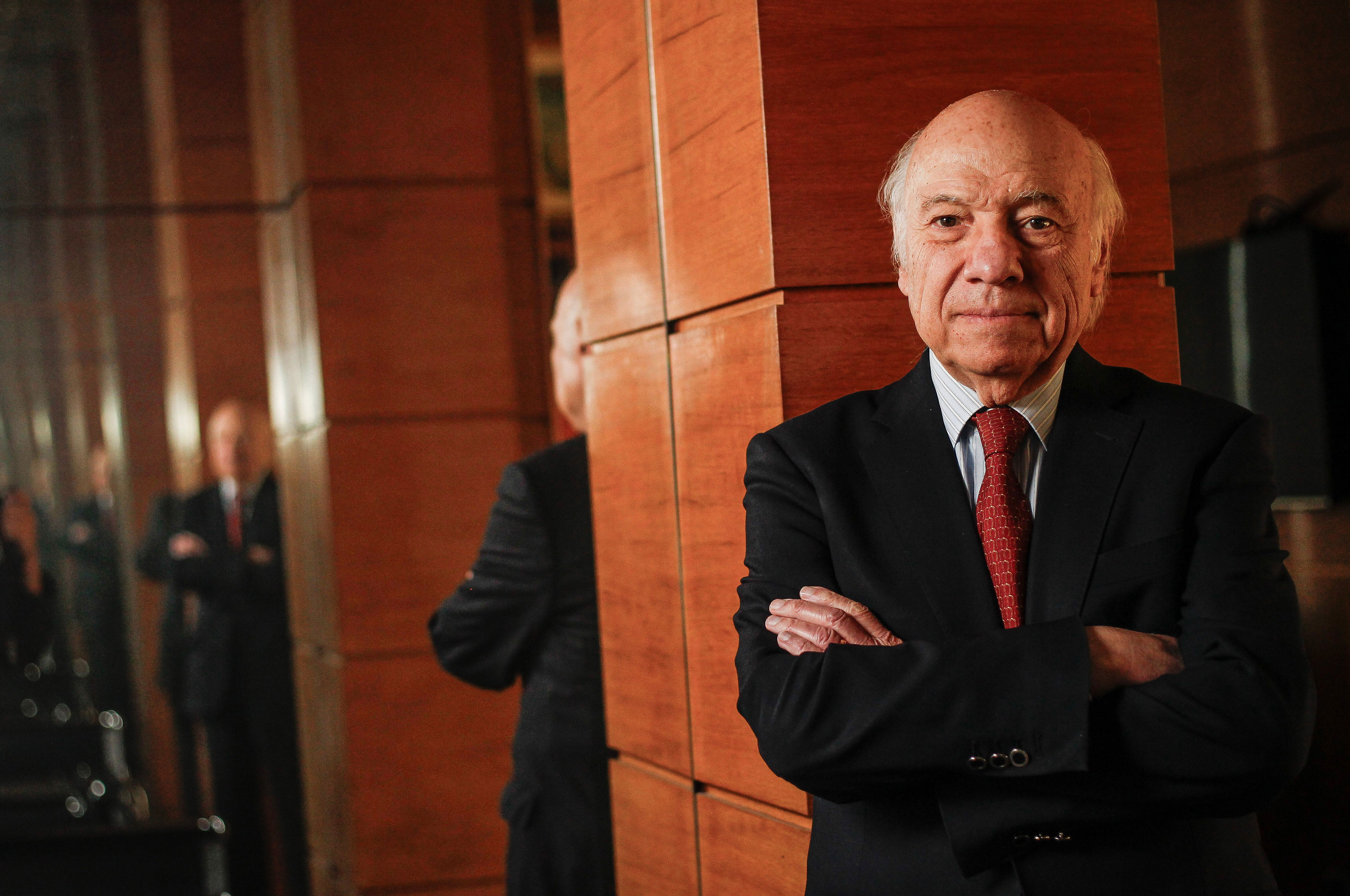 Vittorio Corbo respalda baja de impuestos, cree que es posible crecer ...