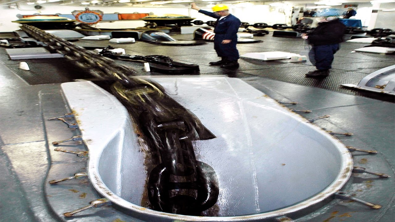 Watch a US carrier drop one of the heaviest anchor chains at sea