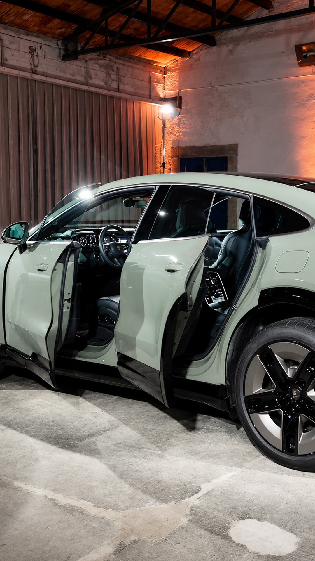 Ein genauer Blick auf den Türmechanismus des Porsche Cayenne Coupé