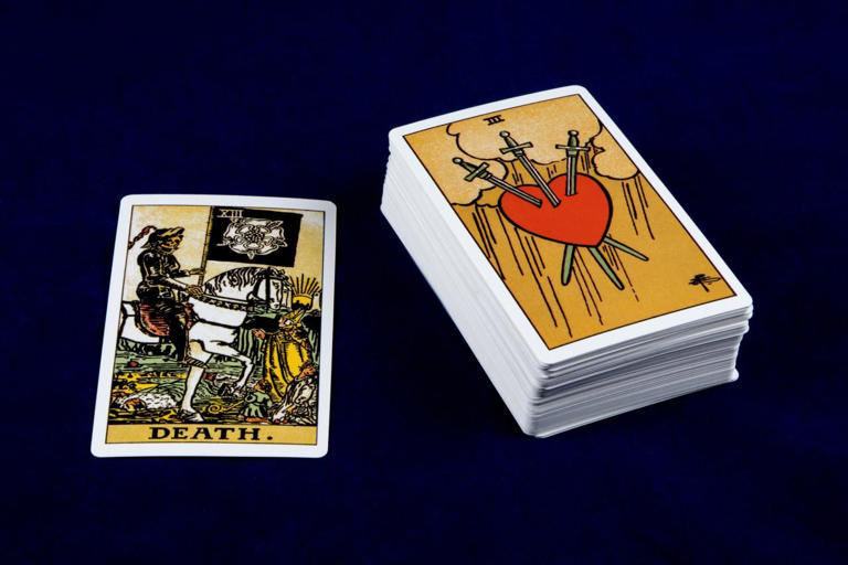 Essas cartas do tarot assustam, mas nem sempre indicam algo negativo
